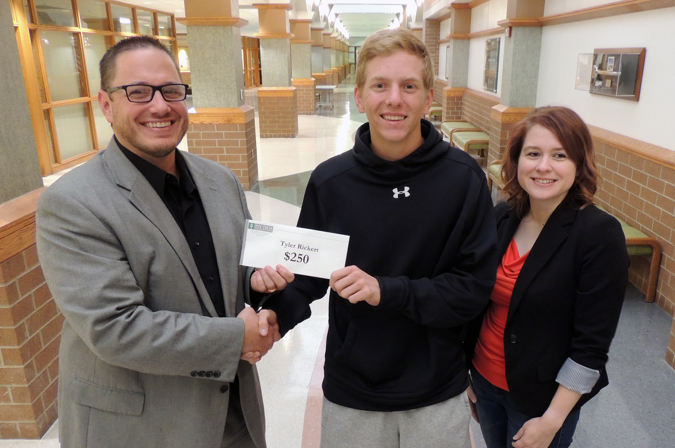 Student athlete’s design selected for new Titans T-shirts – Inside Ivy Tech