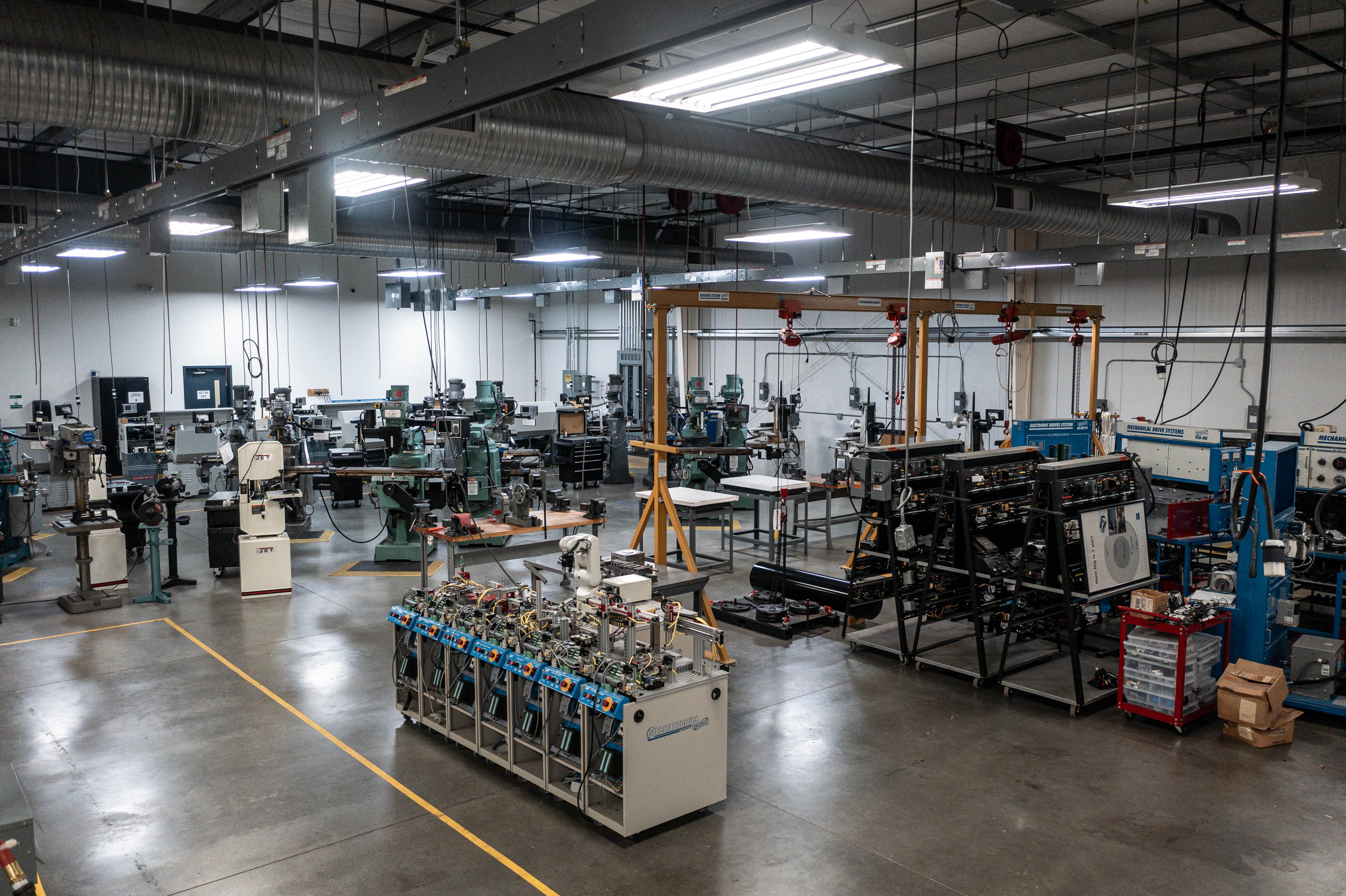 Ivy Tech Warsaw helping community skill-up with new CNC machining ...